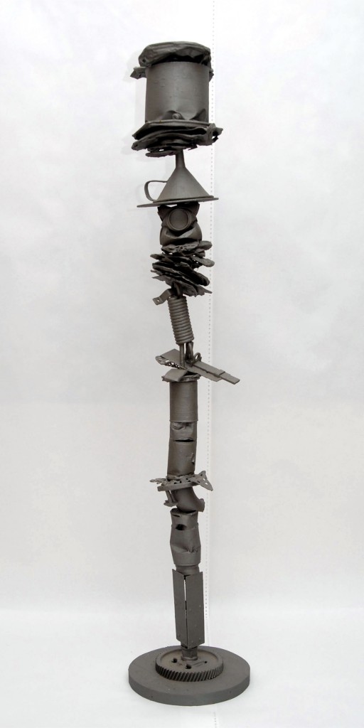 „Der Nürnberger Trichter“, Ansicht 1, Stele mit Trichter und Zahnrad ...